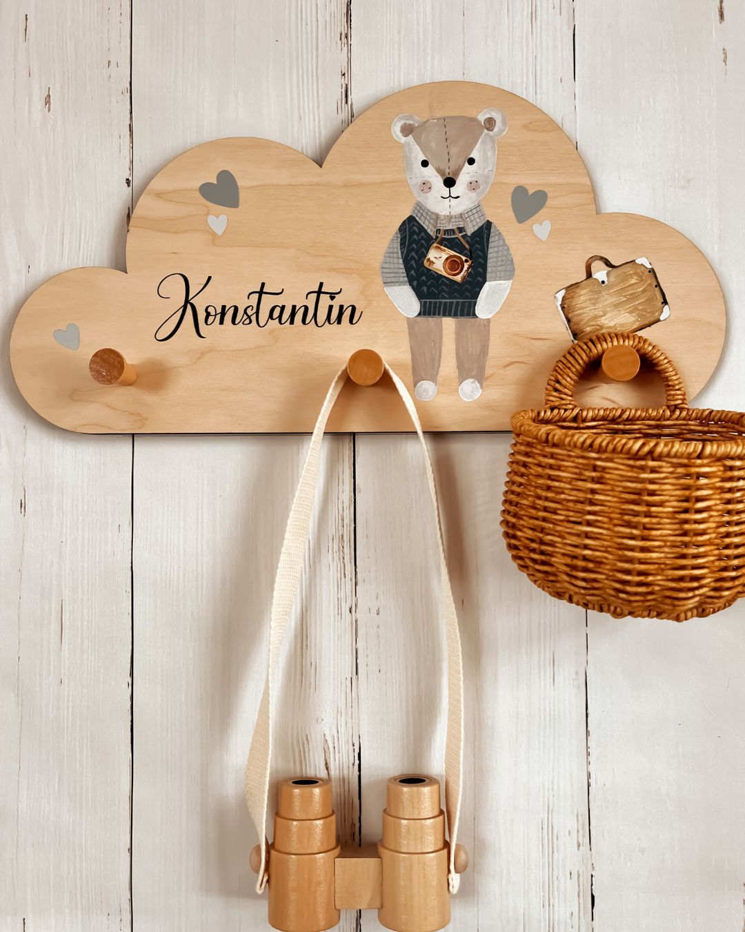 Kindergarderobe aus Holz "Teddy auf Reisen" – EmiliaLotte Atelier