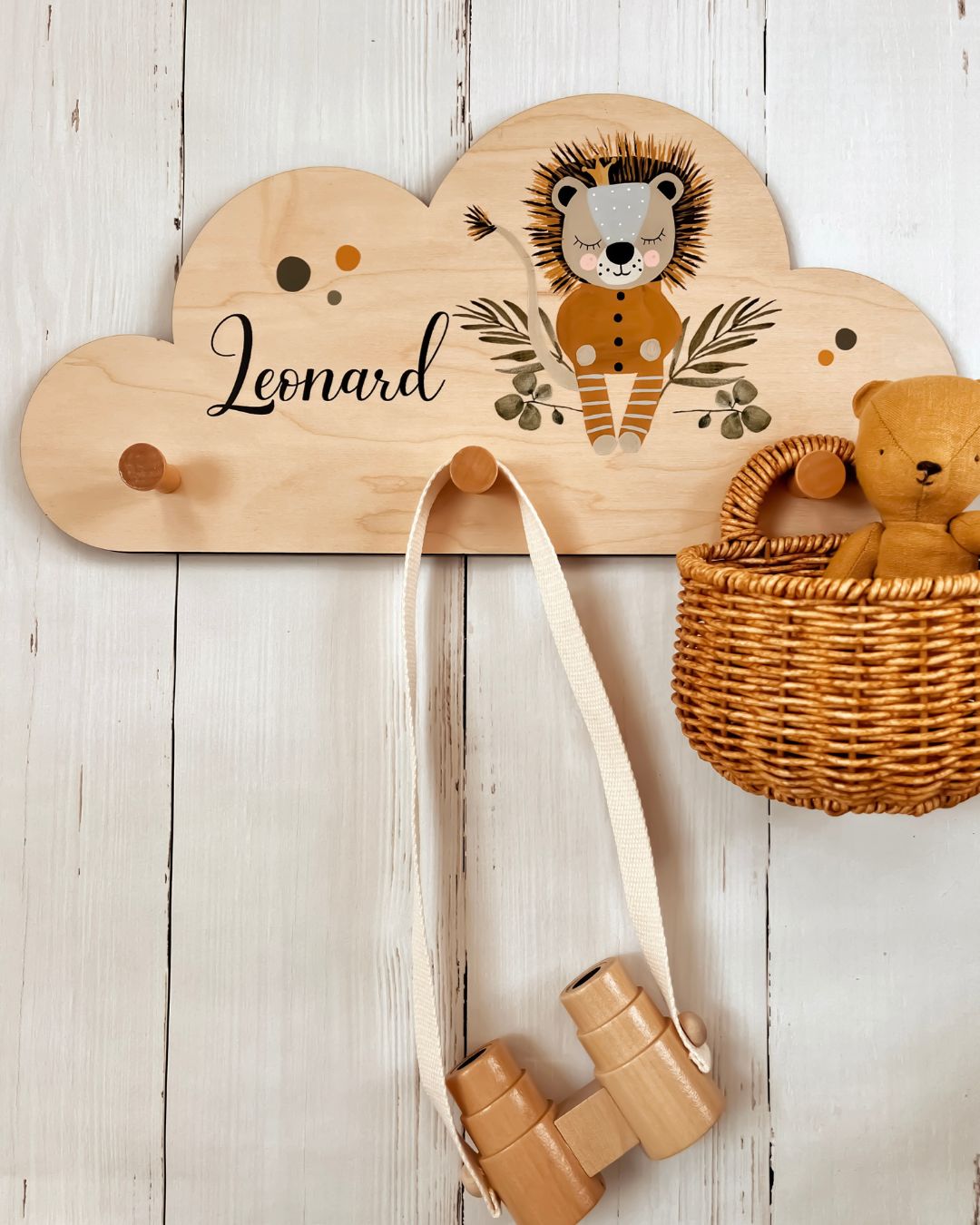 Kindergarderobe aus Holz "Löwe Grün" – EmiliaLotte Atelier